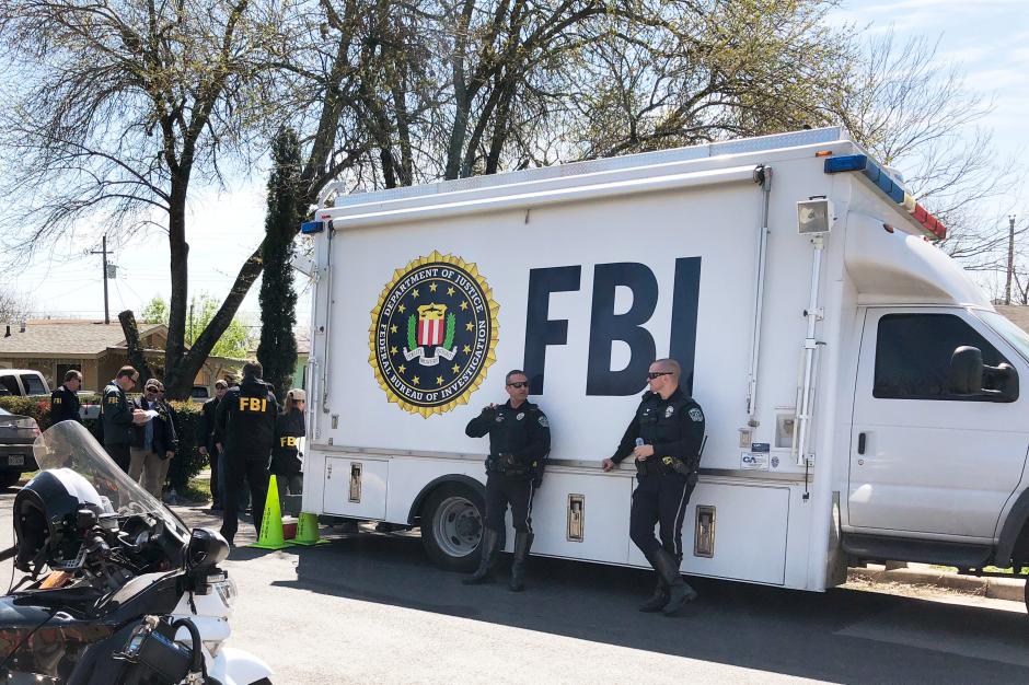 Texas bombing suspect blows self up