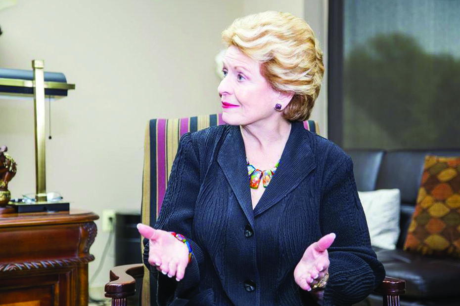 U.S. Senator Debbie Stabenow urges harder push for a 'blue wave', vows ...