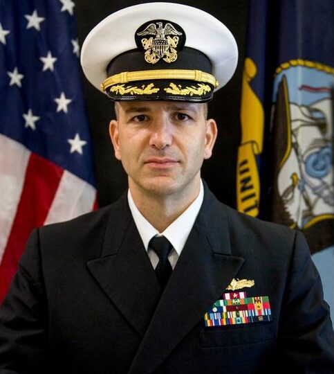 Dearborn native becomes one of the first Muslim Americans to command U ...