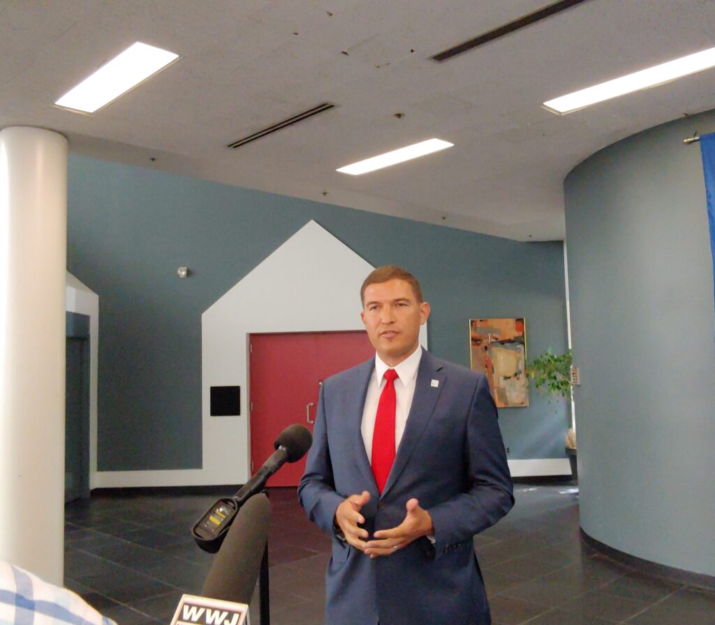 U.S. Secretary of Education visits Henry Ford College