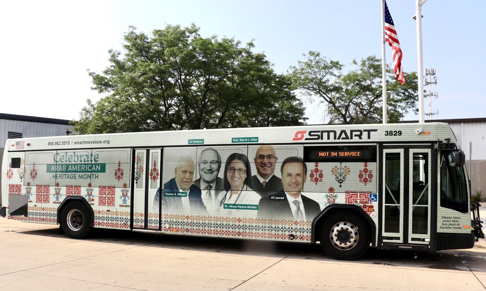 SMART unveils bus wrap dedicated to Arab American leaders