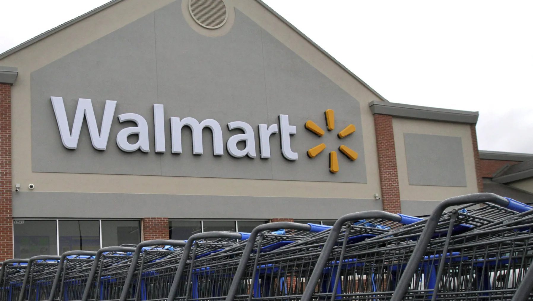 Longtime Walmart employee files age discrimination lawsuit against ...